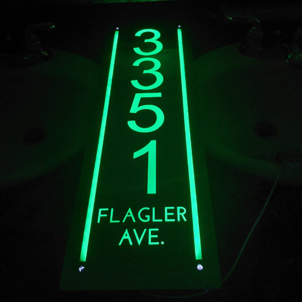 Modern Vertical Lighted House Numbers Sign, Solar-Powered Address Sign ...